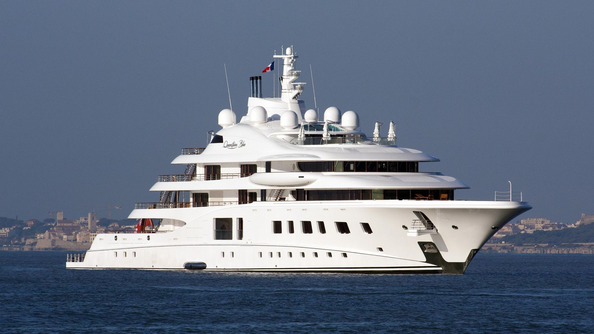 Quantum Blue yacht (Lurssen, 104m, 2014)